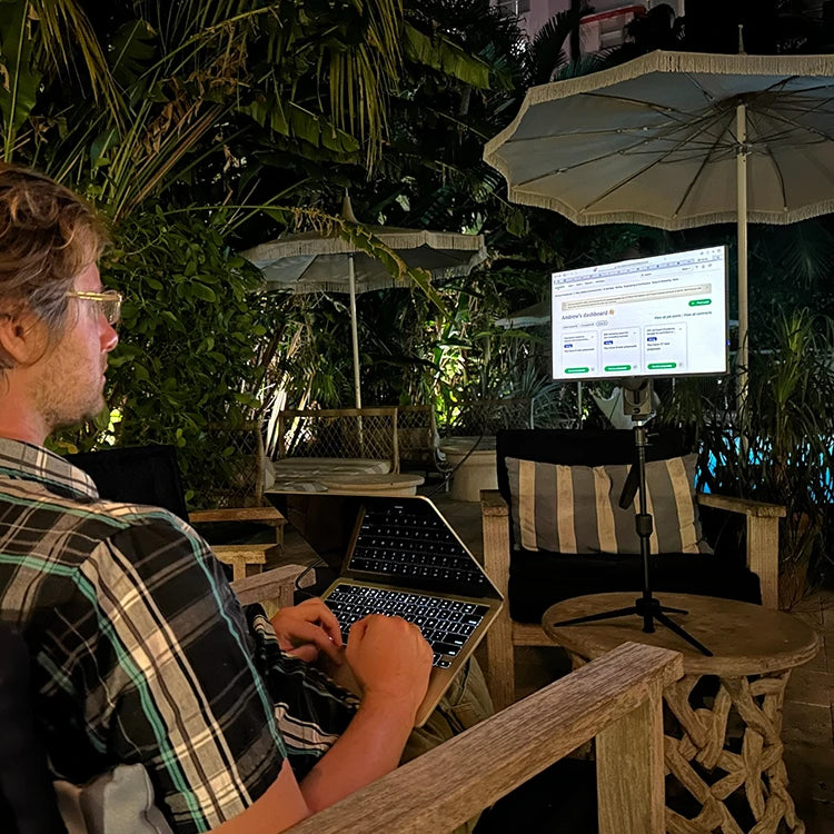 Explorer Q Travel Workstation